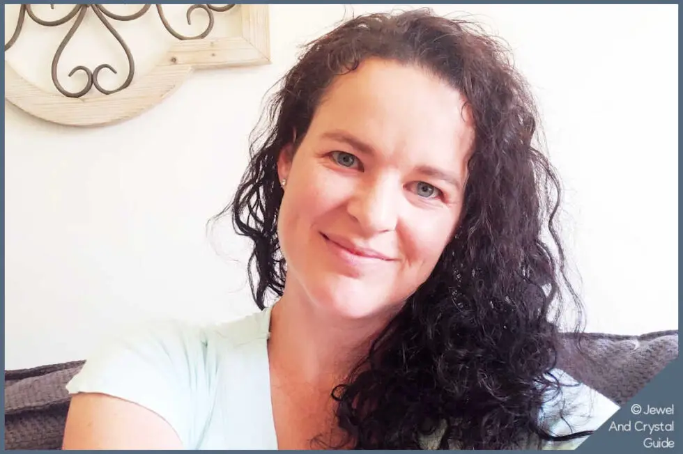 About Us | Jewel And Crystal Guide